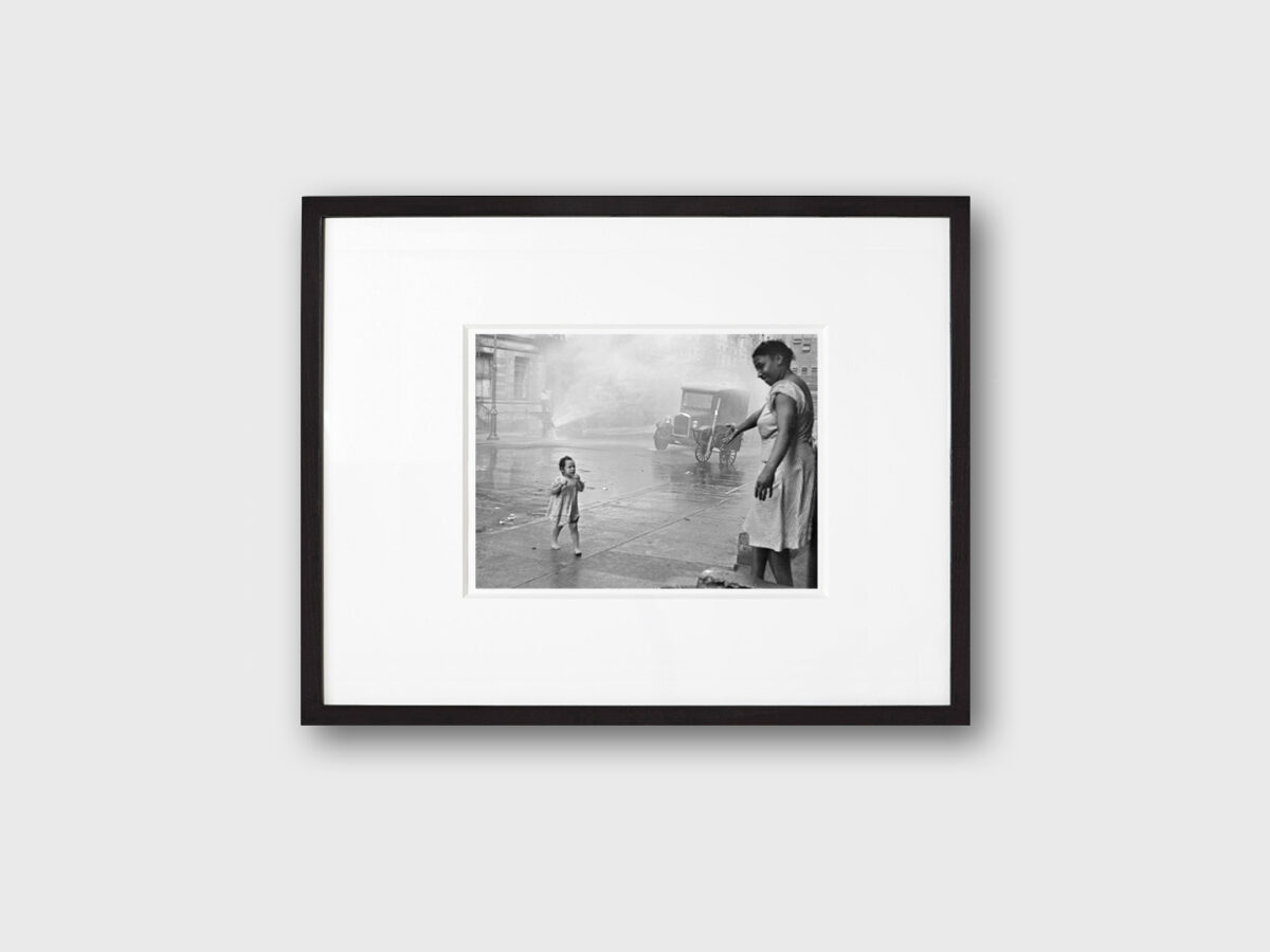 New York (child fleeing fire hydrant spray), 1939 - Atlas Gallery ...